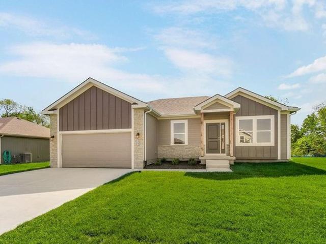 700 Blazing Star Dr, Raymore, MO 64083