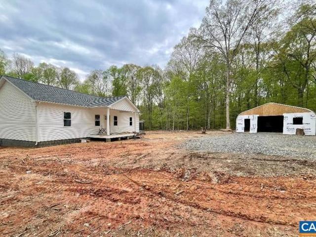 700 Breezy Point Dr, Mineral, VA 23117