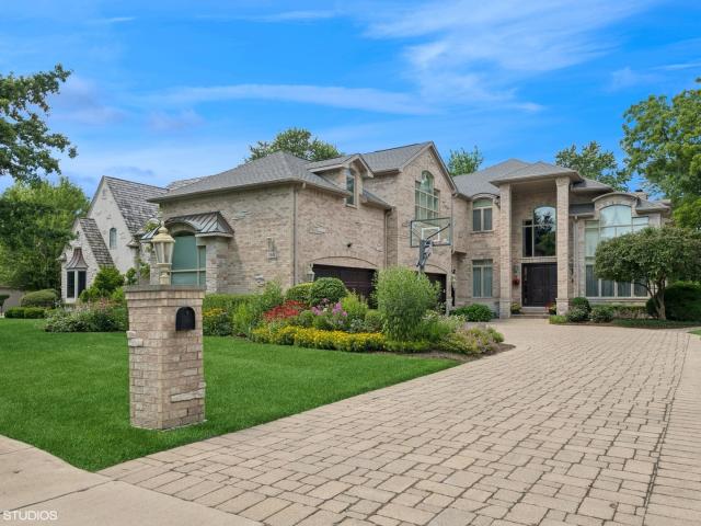 700 Greenwood Rd, Northbrook, IL 60062 | MLS #12576 | Compass