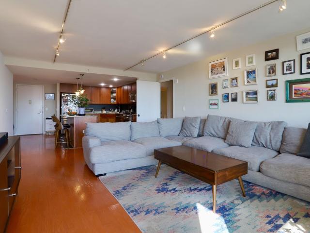 700 Grove St # 10L