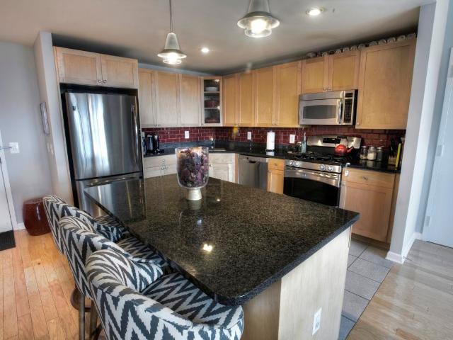 700 Grove St # 12J