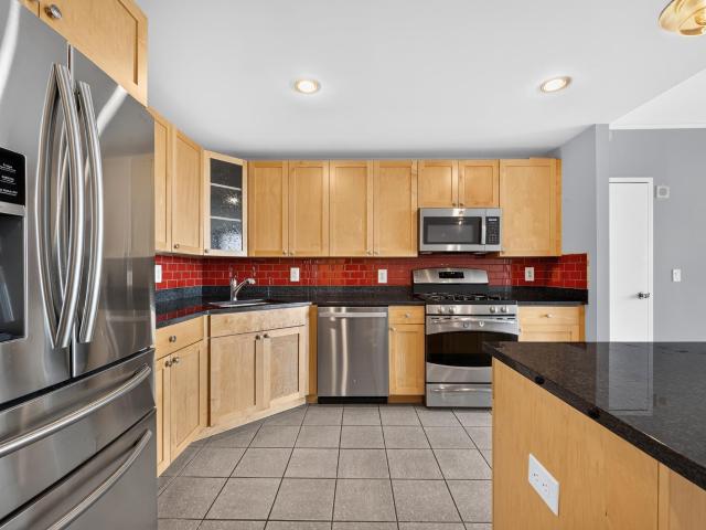 700 Grove St # 12J