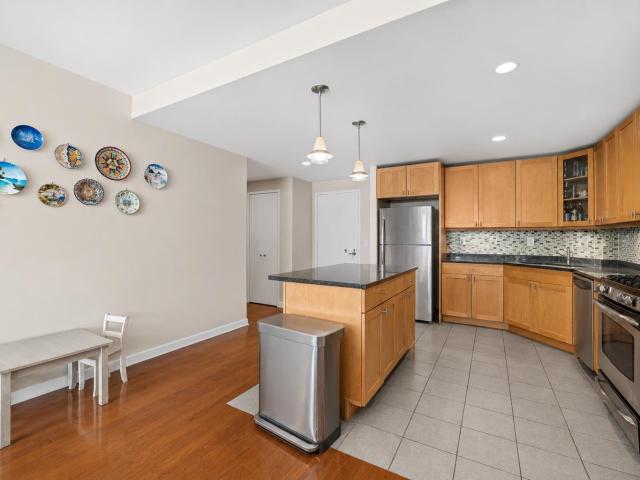 700 Grove St # 2L