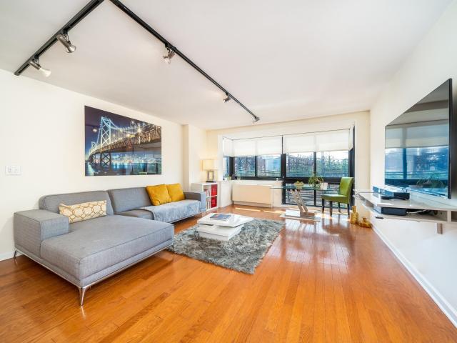 700 Grove St # 4N