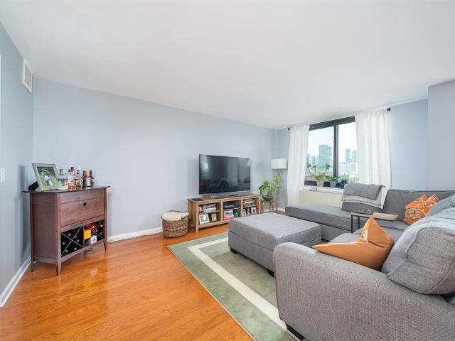 700 Grove St # 6M