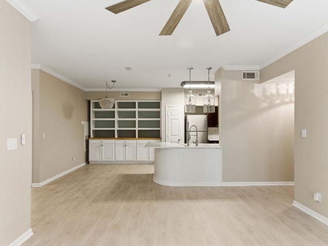 700 Daniel Ellis Drive Apt 8106