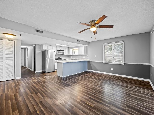 700 Deer Creek Rd. 7 A