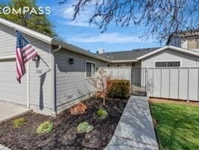 700 Duffin Dr, Hollister, CA