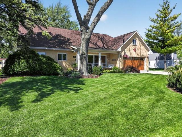 700 E Turner Ave, Roselle, IL 60172