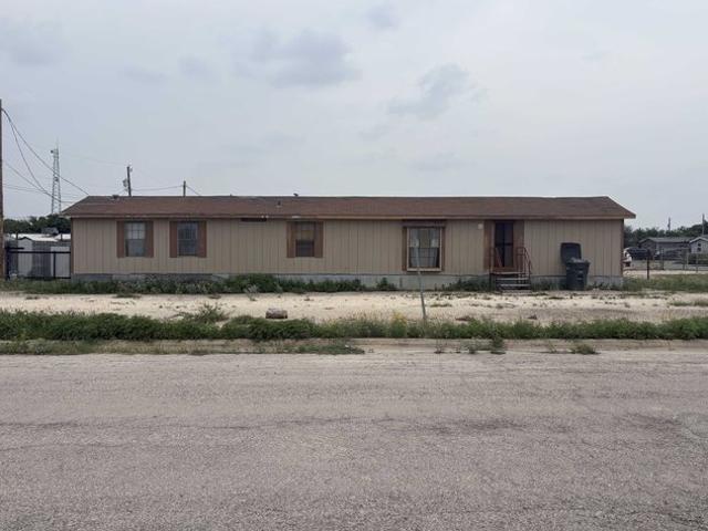 700 E Adobe St, Del Rio, TX 78840