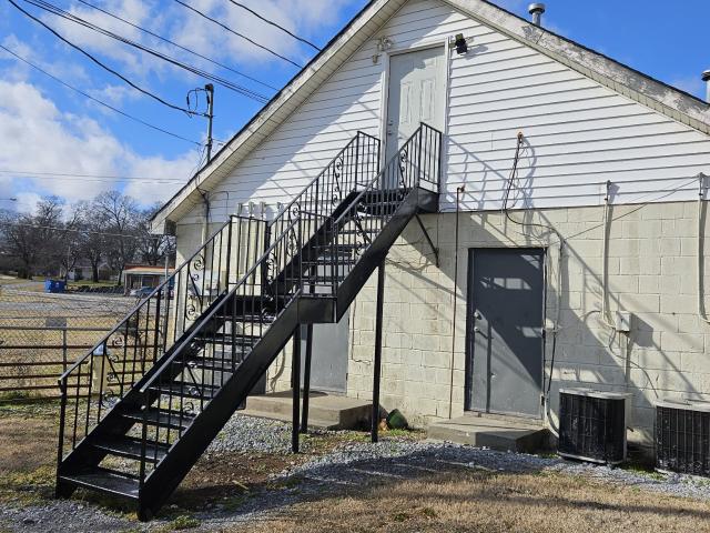 700 E Main St