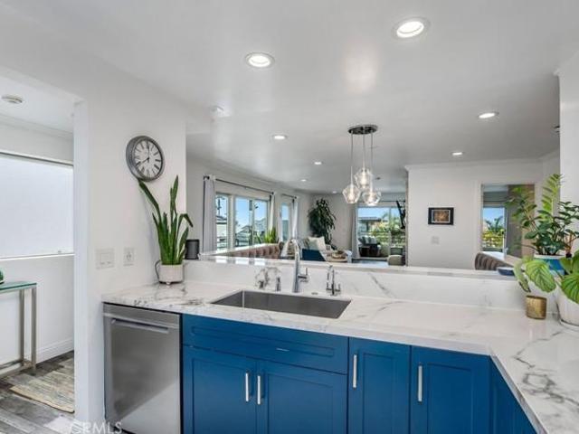 700 Esplanade #19, Redondo Beach, CA 90277