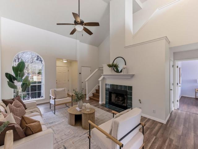 700 Faircrest Dr