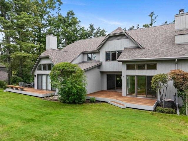 700 Fairways Dr Apt 19, Harbor Springs, MI 49740
