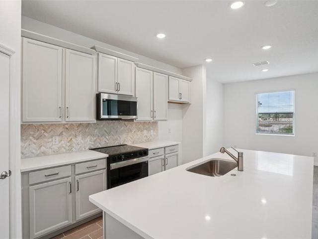 700 Farfields St, DeLand, FL 32724 | MLS #O6384 | Compass