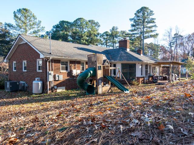 700 Fernwood Dr, Clayton, NC 27520 | MLS #10164