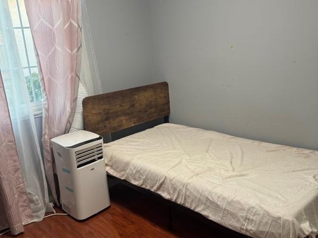 $700 Furnished private bedroom available