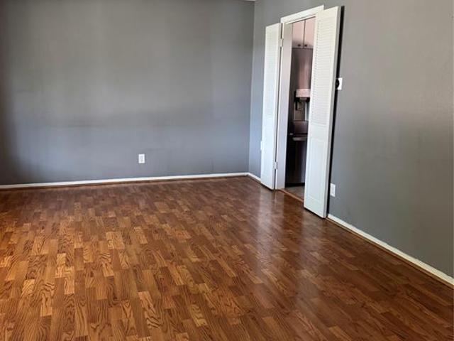 700 Kindred Lane