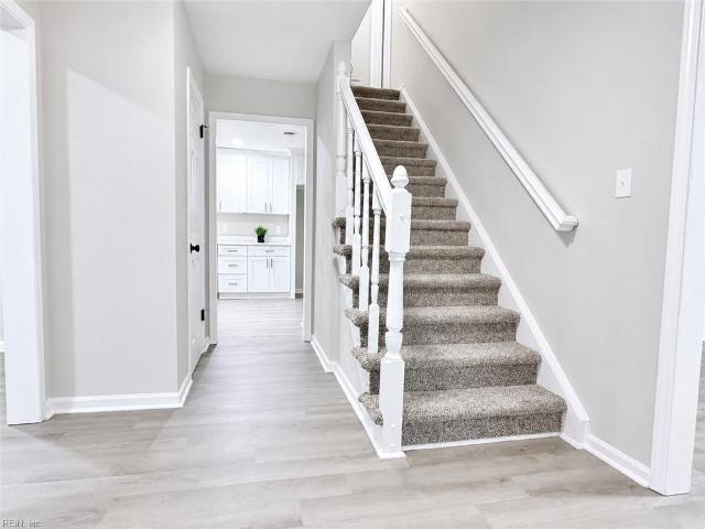 700 Hemlock CRES