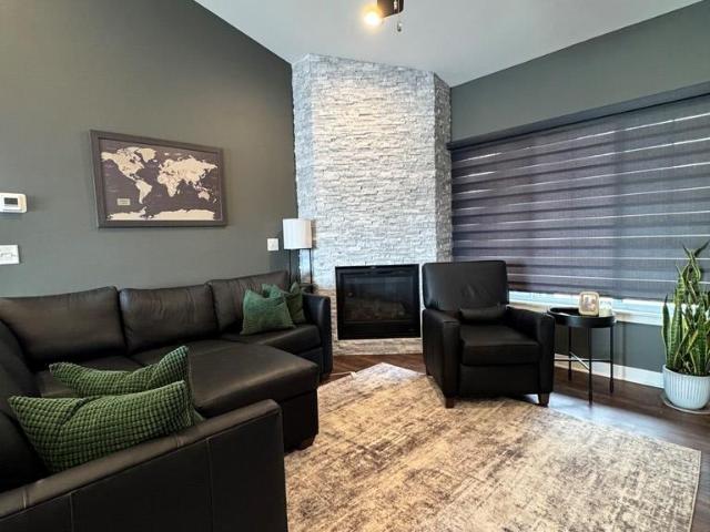 700 Oakwood Drive