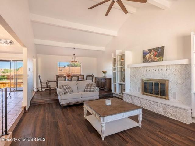 700 Ocio Pl, Farmington, NM 87401