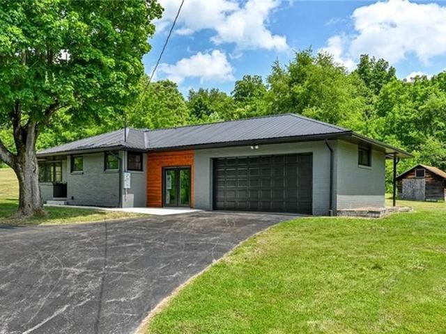 700 Lower Boyd School Rd, Wampum, PA 16157