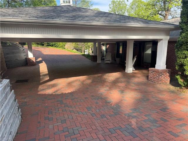 700 Lakemont Trail