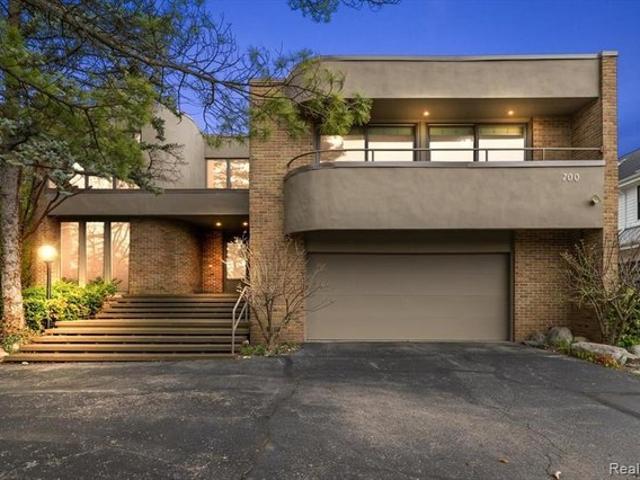 700 Lakeside Dr, Birmingham, MI 48009