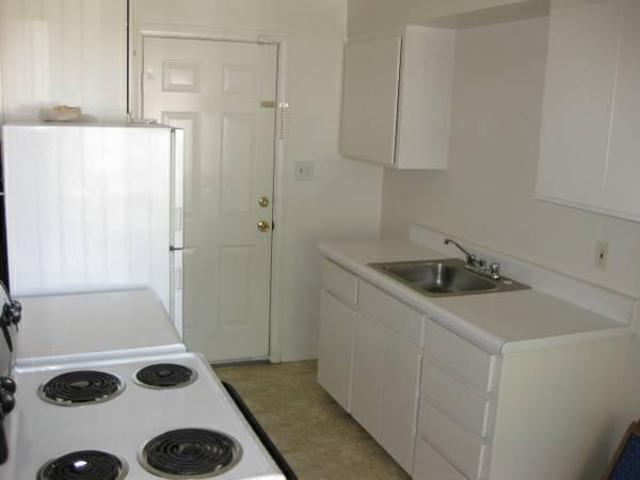 $700 Large 3br/2bth Apartment