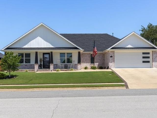 700 Morgan St, Centerton, AR 72719