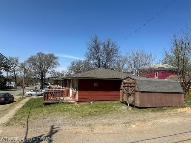 700 N 12TH Street 1 4
