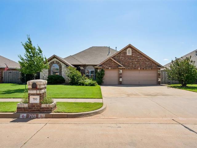 700 N Buckhorn Way