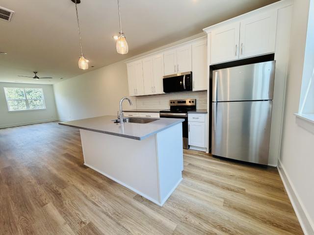 700 N DuPont Ave # 108
