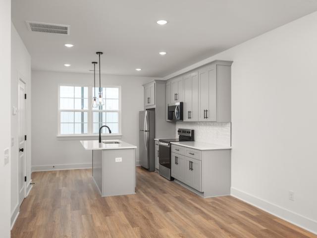 700 N DuPont Ave # 201