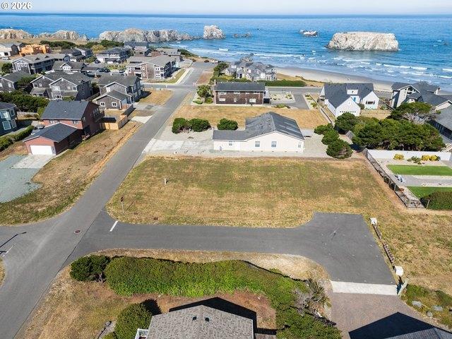700 Newport Ave SW, Bandon, OR 97411