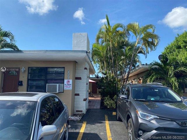 700 NE 6th St, Hallandale Beach, FL 33009