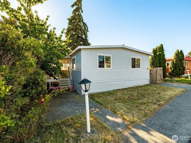 700 NW Crosby Ave Trlr 74, Oak Harbor, WA 98277