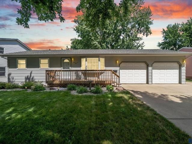 700 S Gardner Dr, Sioux Falls, SD 57103