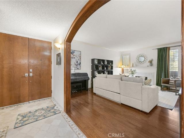700 S Lake Avenue 109