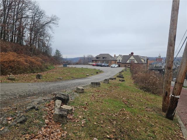 700 S Main St