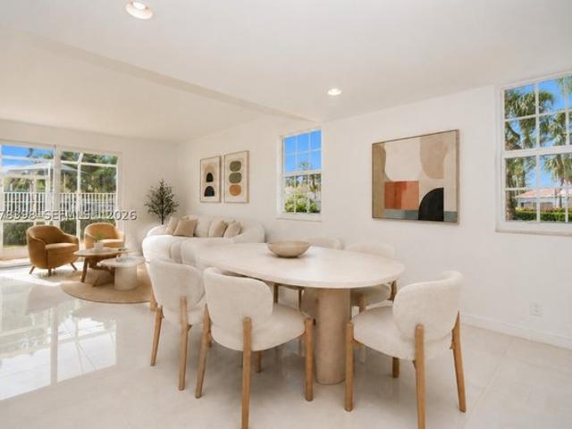 700 Sorrento Dr, Weston, FL 33326