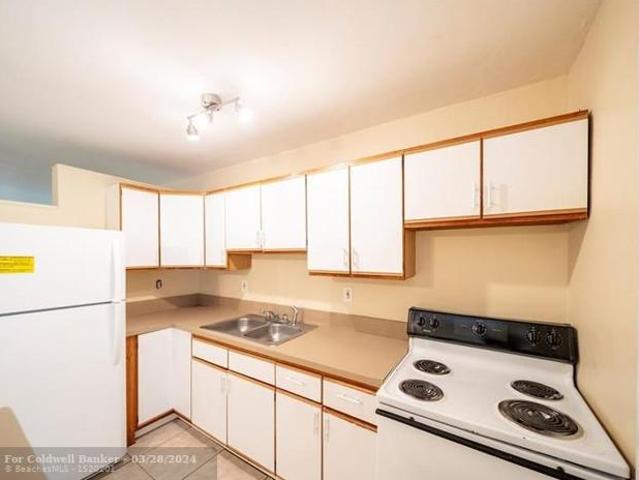 700 SE 22nd St #700, Fort Lauderdale, FL 33316
