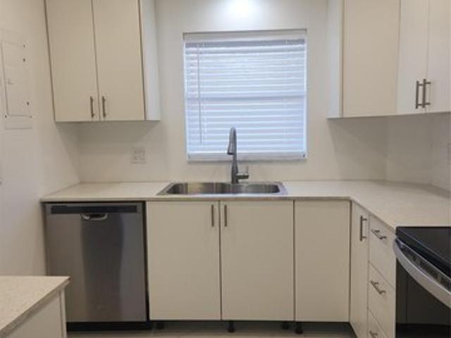 700 SE 6th Ave Apt 111, Deerfield Beach, FL 33441