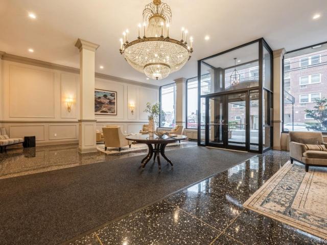 700 Shore Road 4O