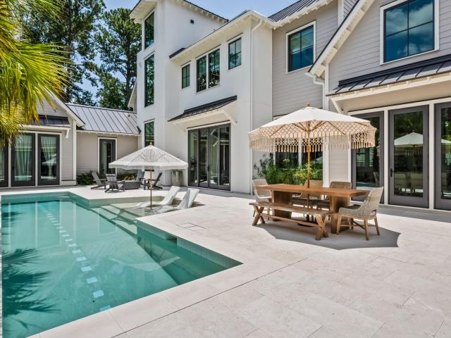 700 Stucco Lane