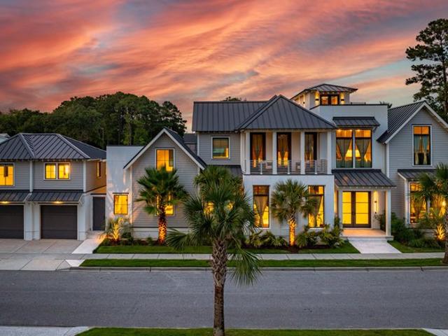 700 Stucco Ln, Mount Pleasant, SC 29464