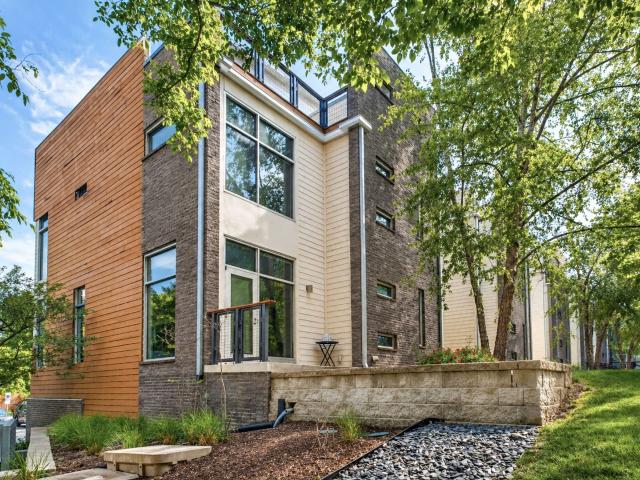 700 Strickland Dr