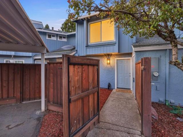 700 Racquet Club Cir, Rohnert Park, CA 94928
