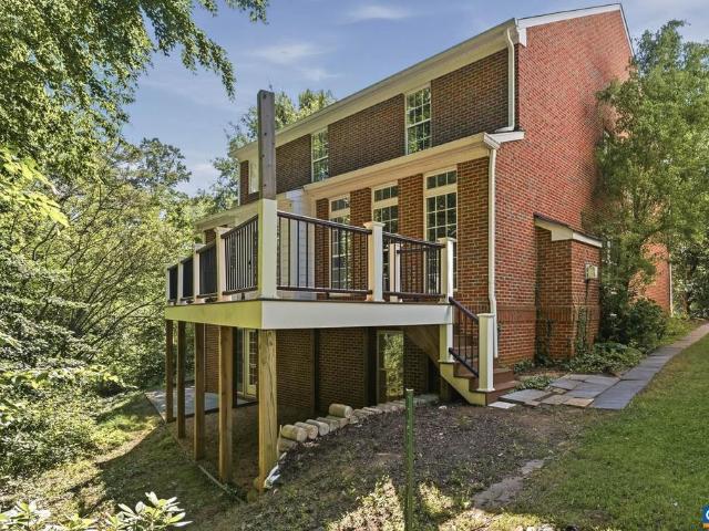 700 Rainier Rd