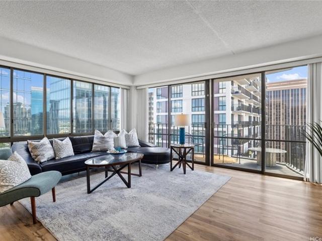 700 Richards St Apt 2204, Honolulu, HI 96813
